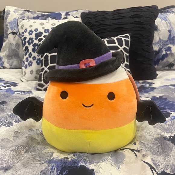 Squishmallows | Toys | Squishmallows Halloween Casey The Candycorn ...